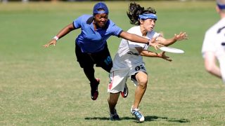 Brush Up Your Ultimate Frisbee Knowledge With These 10 Simple Rules | Playo