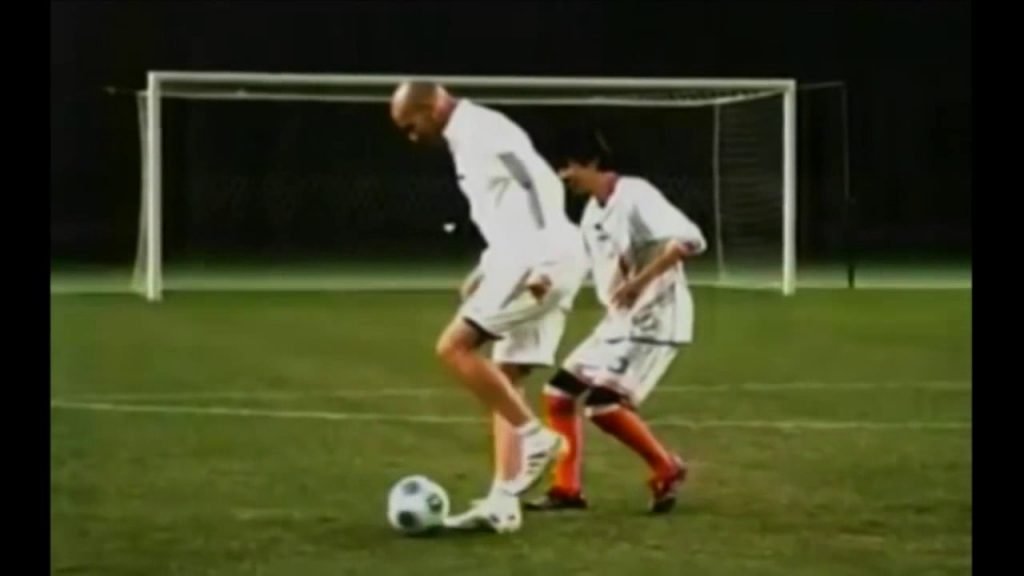 Try Zidane’s Go-To Move – The Marseille Turn | Playo